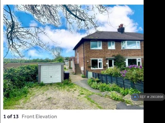 Room at Greaves Avenue, Melton