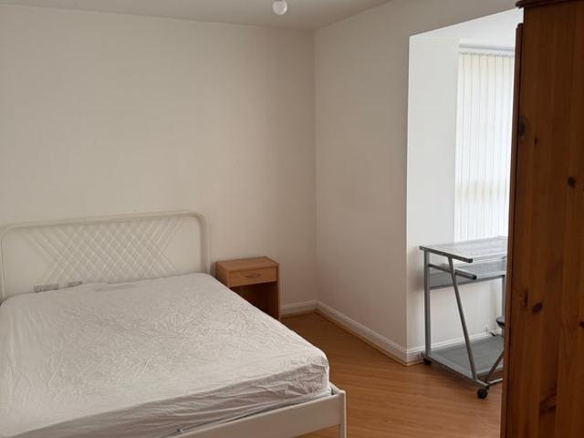 Room at Greaves Square, Birmingham