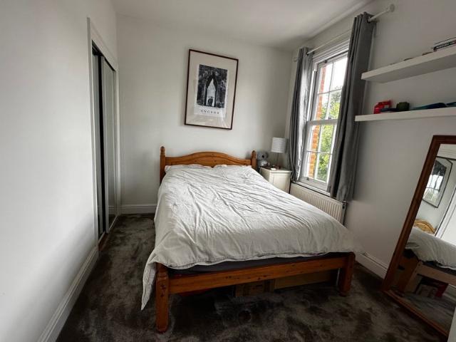 Room at Green Avenue, Greater London