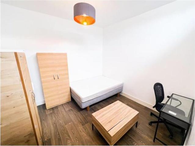 Room at Green Lane, Greater London