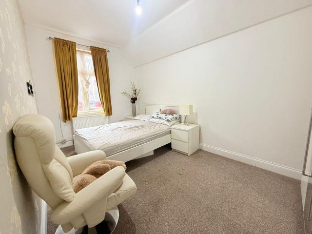 Room at Green Lane, Greater London