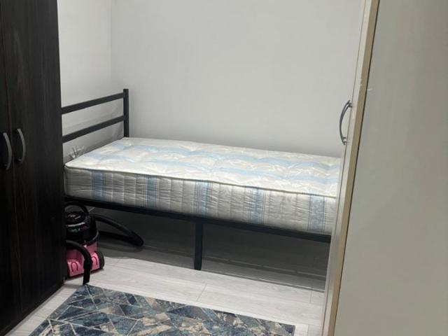 Room at Green Lane, Greater London