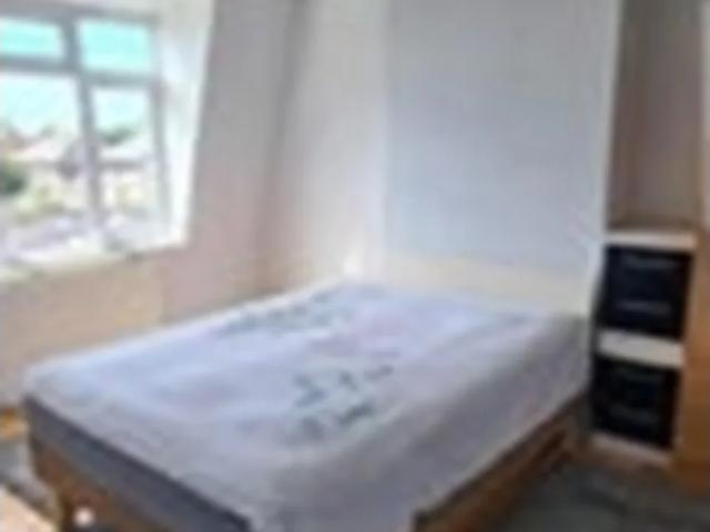 Room at Green Lane, Greater London