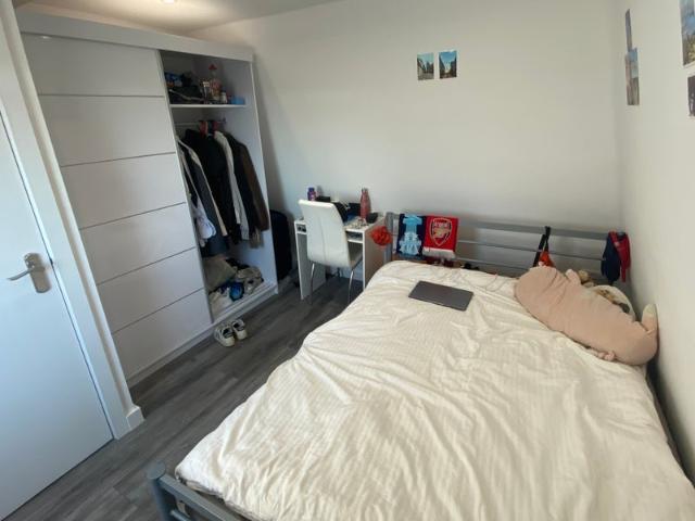 Room at Green Lanes, Greater London