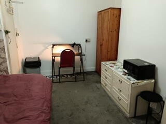 Room at Green Street, Greater London