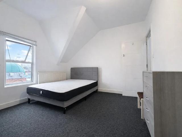 Room at Green Street, High Wycombe