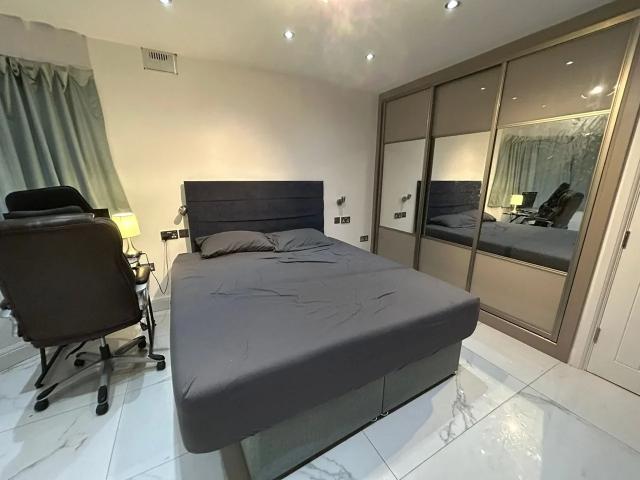 Room at Greencroft Avenue, Greater London