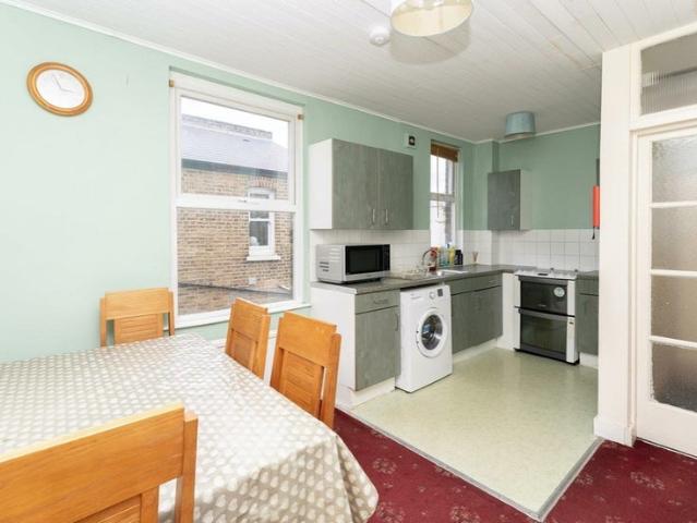 Room at Greenford Avenue, Greater London