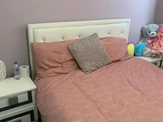 Room at Greenford Road, Greater London