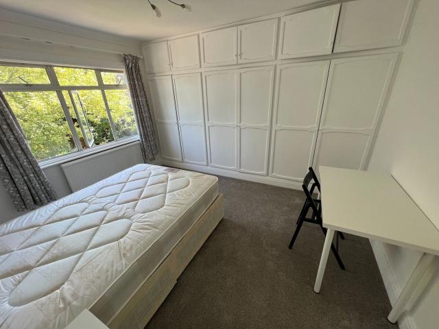 Room at Greenfield Gardens, Greater London
