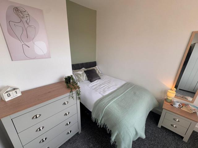 Room at Greenfield Road, St Helens