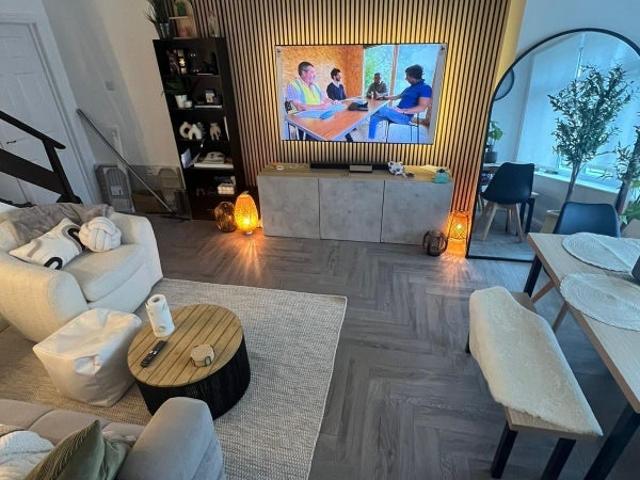 Room at Greenshaw, Brentwood