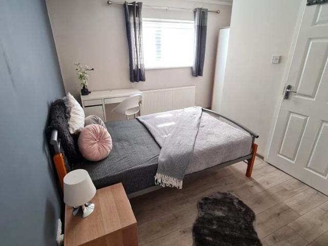 Room at Greenwood Road, Sheffield
