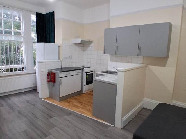 Room at Greville Road, Greater London