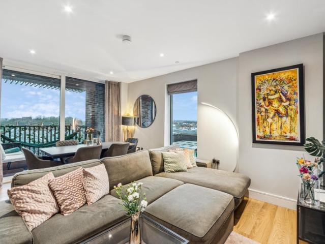 Room at Greyhound Parade, Greater London