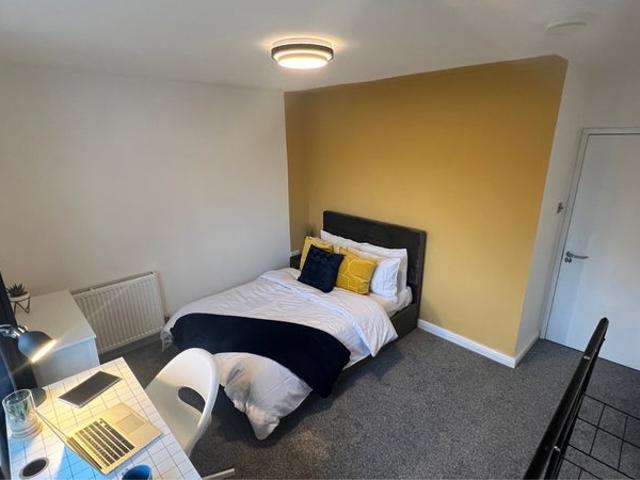 Room at Greystoke Avenue, Bristol
