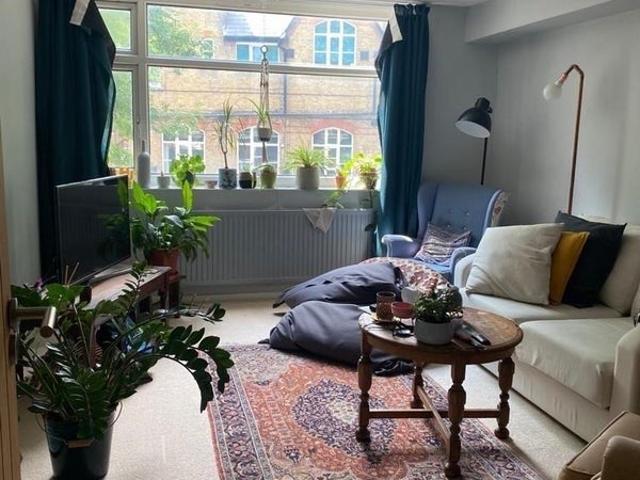Room at Grimsel Path, Greater London