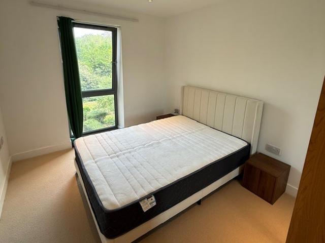 Room at Grosvenor Way, Greater London