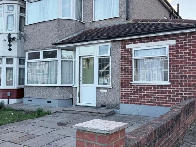 Room at Grosvenor Drive, Greater London