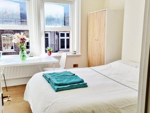 Room at Grosvenor Gardens, City of Westminster