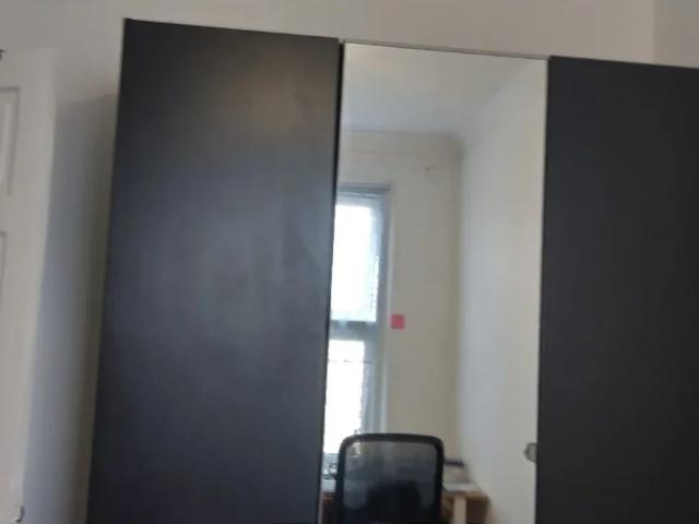 Room at Grosvenor Gardens, Greater London