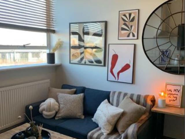 Room at Grosvenor Road, Greater London