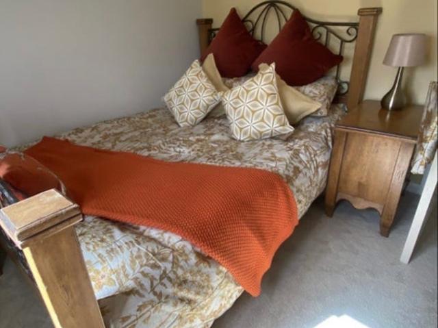 Room at Grove Avenue, Bristol