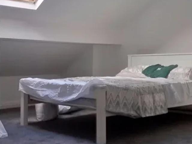 Room at Grove Lane, Birmingham