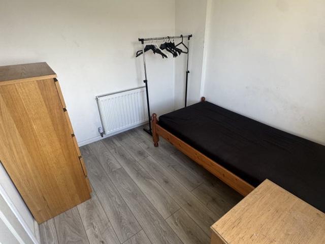 Room at Grove Leaze, Bristol