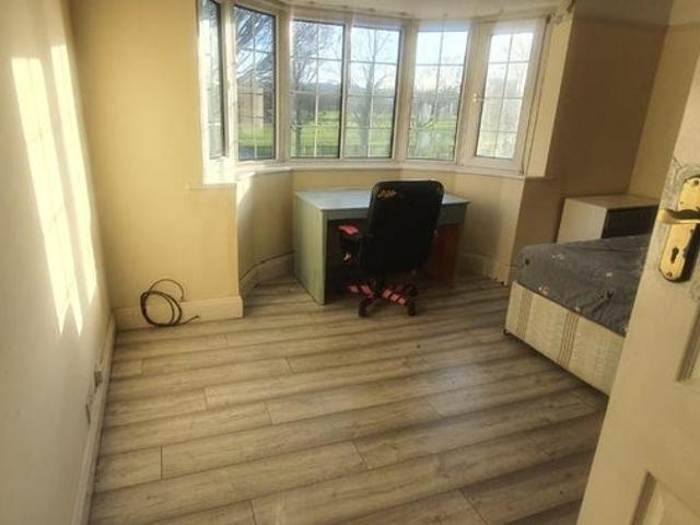 Room at Grove Park Road, Greater London