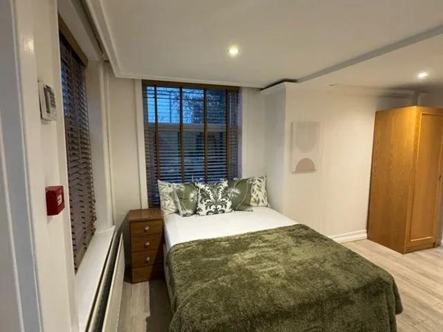 Room at Grove Road, Bournemouth