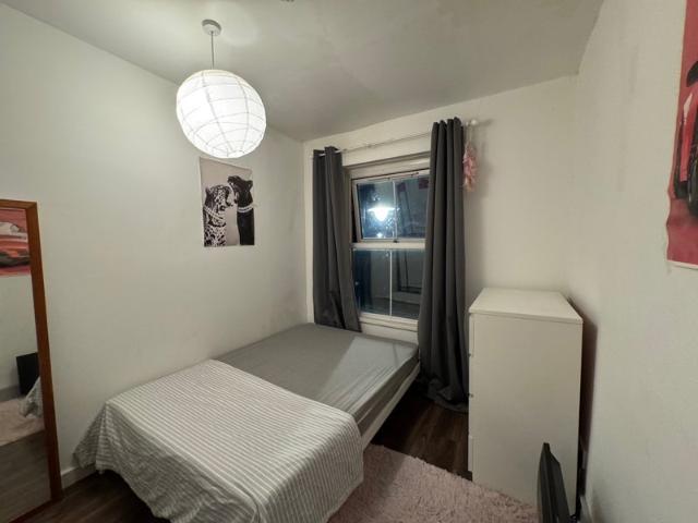Room at Grove Road, Greater London