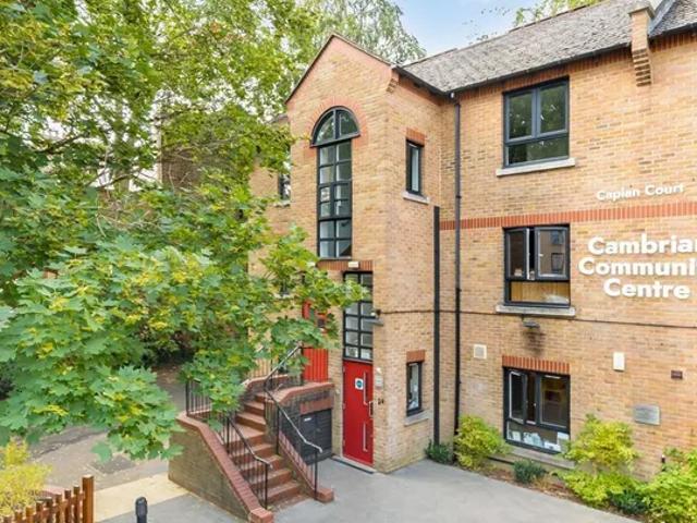 Room at Grove Road, Greater London