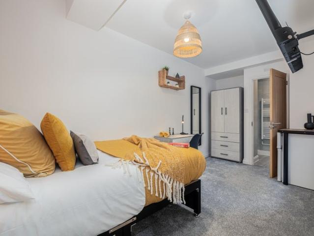 Room at Grove Road, Nuneaton and Bedworth
