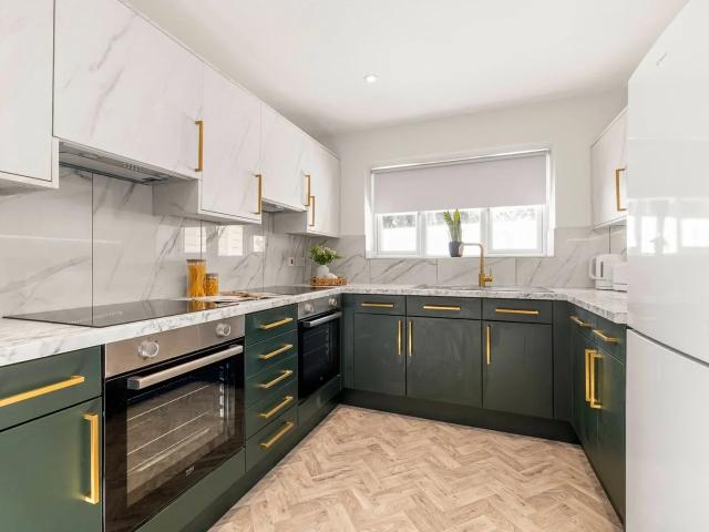 Room at Grove Road, Wainscott