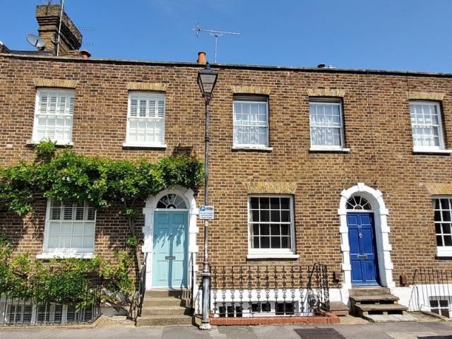 Room at Grove Road, Windsor