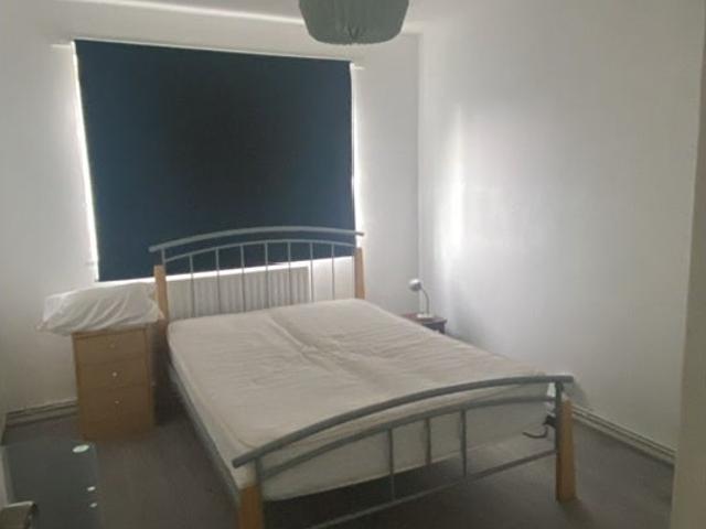 Room at Grove Street, Greater London