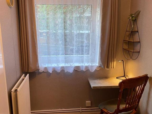 Room at Grove Street, Greater London