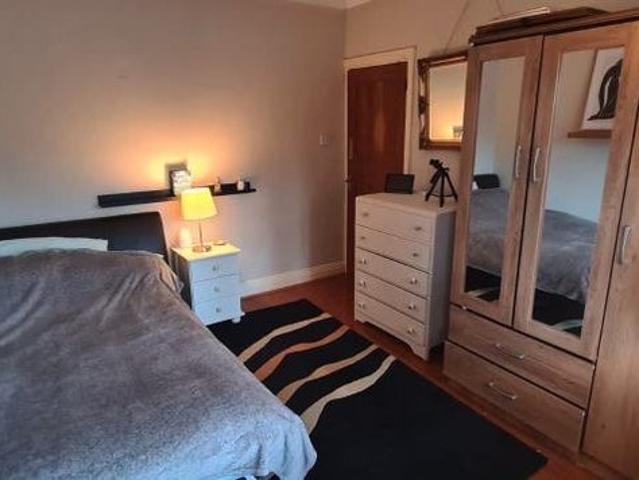 Room at Grover Court, Greater London