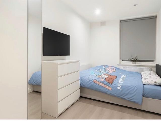 Room at Grundy Street, Greater London