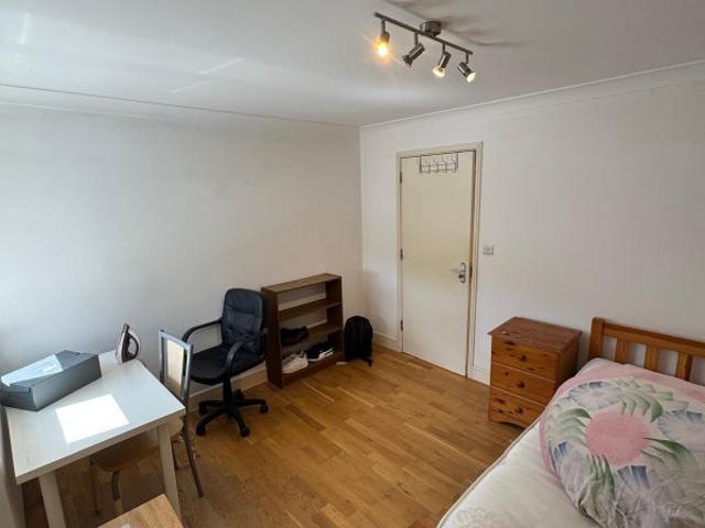 Room at Hubert Road, Birmingham