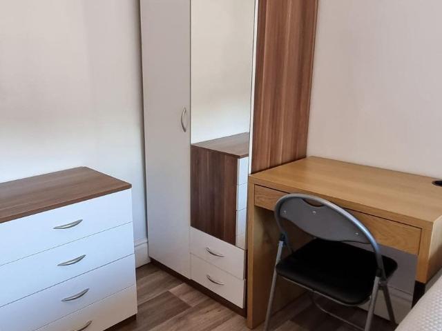 Room at Hubert Road, Birmingham