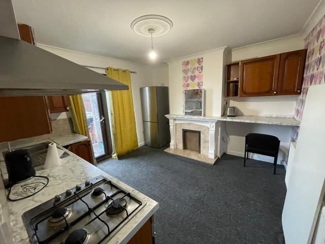Room at Hudds Hill Gardens, Bristol