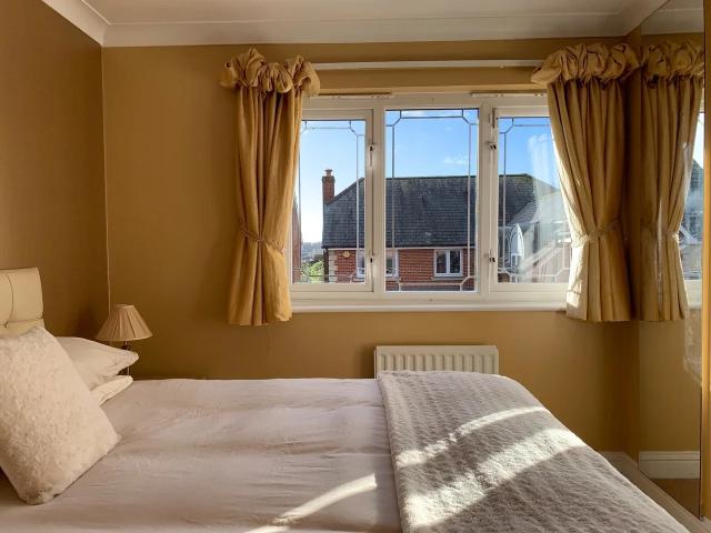 Room at Hull Close, Broxbourne