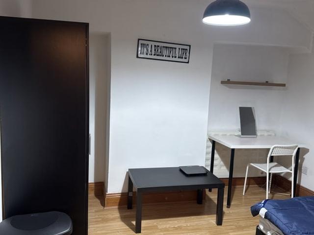 Room at Humberstone Gate, Leicester