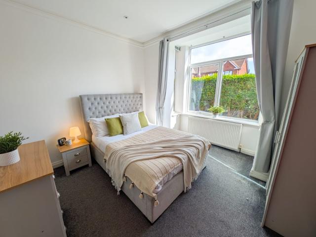 Room at Hungerford Road, Crewe