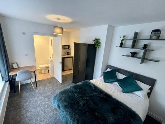 Room at Hunters Way, Stoke on Trent