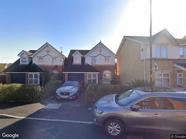 Room at Hunters Way, Slough