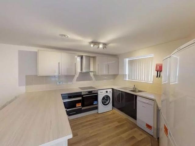 Room at Huntingdon Street, Nottingham