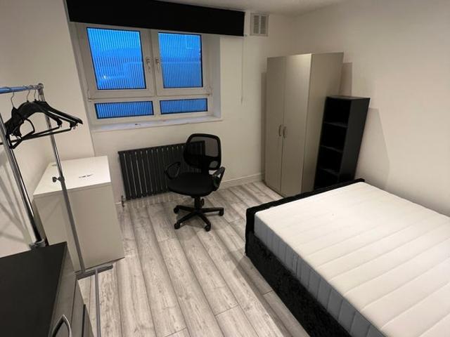 Room at Hunton Street, Greater London